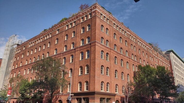 Where Does Keanu Reeves Live? The Deets on the Actor's Home in L.A.