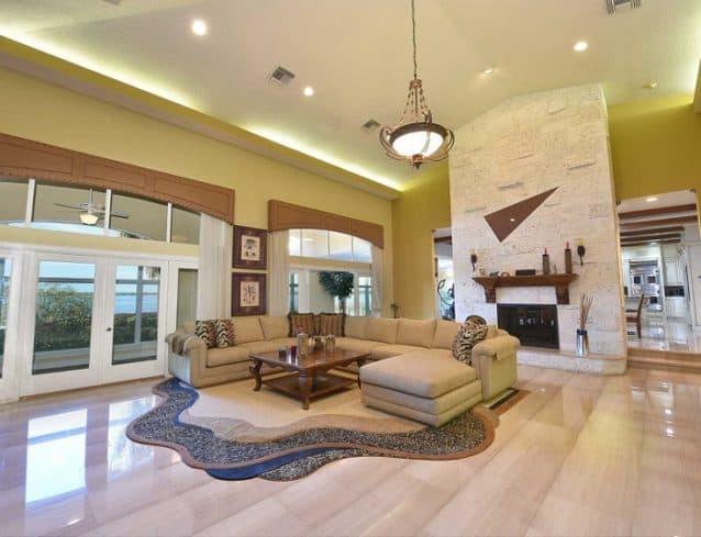 Shaquille O'Neal's house in Orlando -- with the Superman Bed