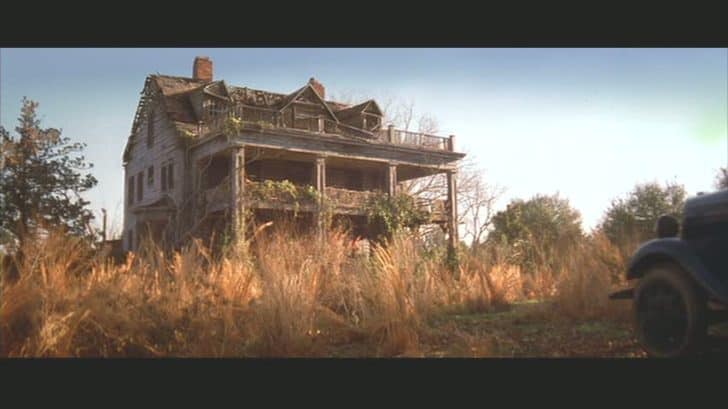 The House in the Notebook — Allie’s Dream or a Real Home?