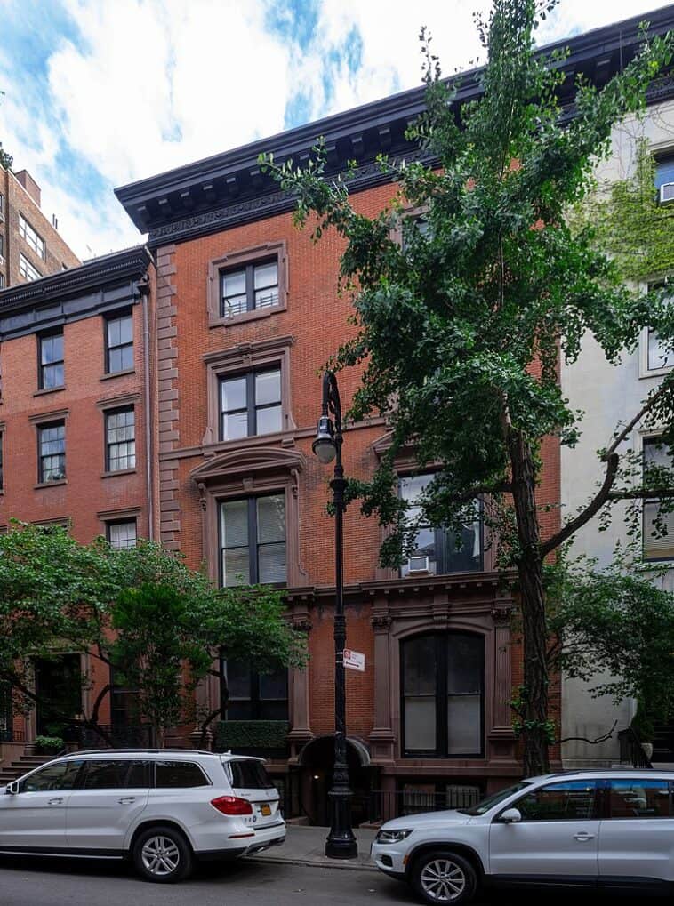 13 Real-Life Houses Haunted by Their Dark Past