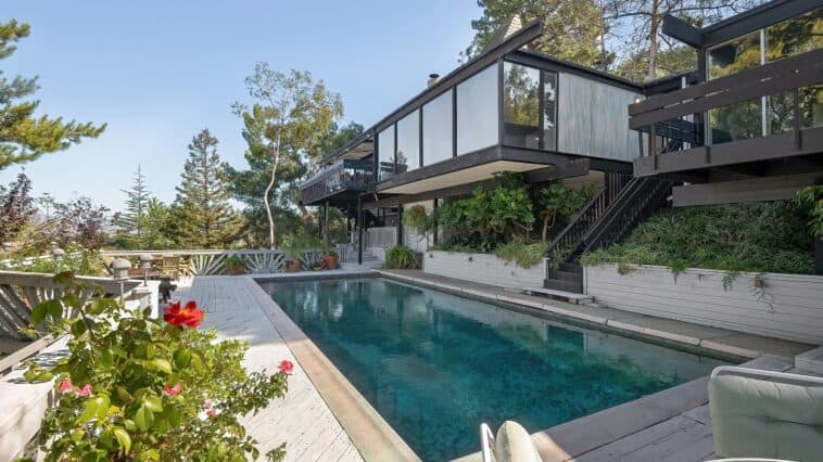 Wayne Gretzky is Selling his $22.9M California Home Designed by 'The ...