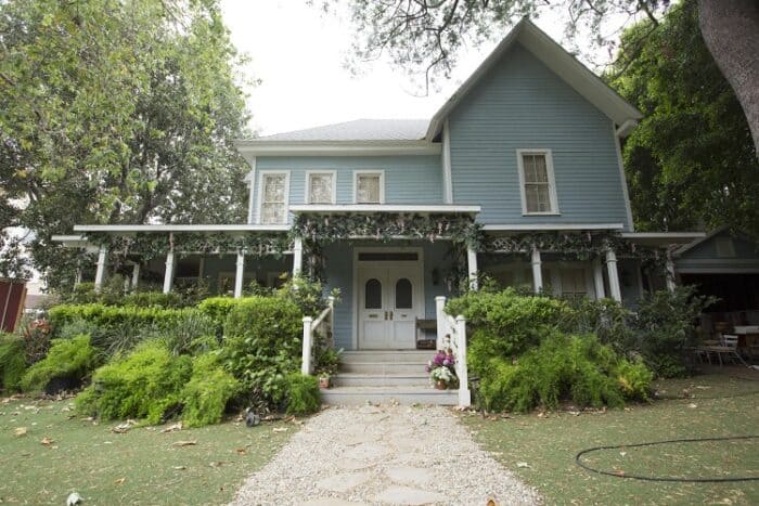 Is the 'Gilmore Girls' House Real? Lorelai And Rory’s Cozy Stars Hollow ...