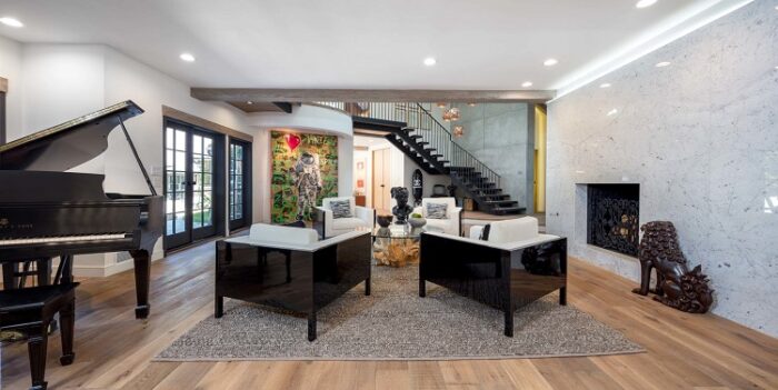 Take a look inside Machine Gun Kelly's house, bought from Youtuber ...