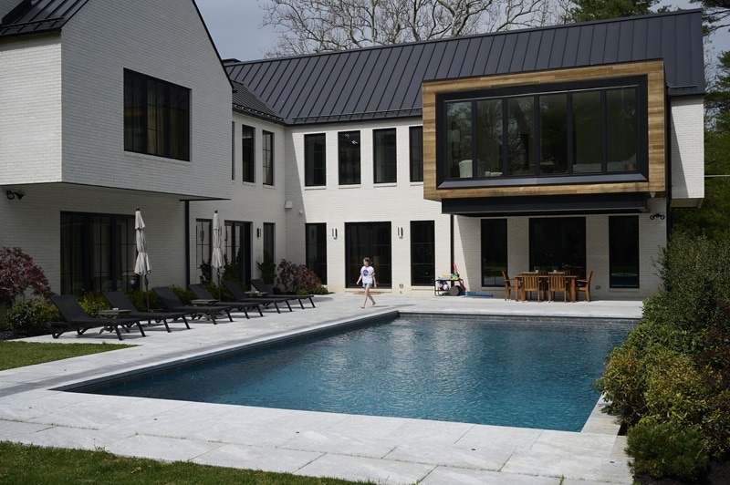 A Long Island house shines in 'Leave The World Behind'