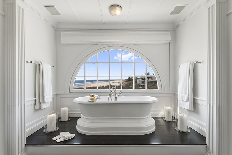 La Dune A Trophy Hamptons Estate Fetches 88 48m At Auction