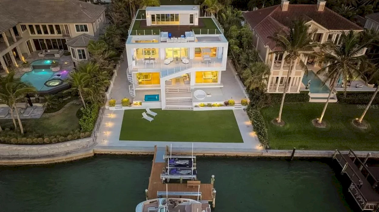 Fancy Pants Homes ⋆ Luxury home blog ⋆ Celebrity houses