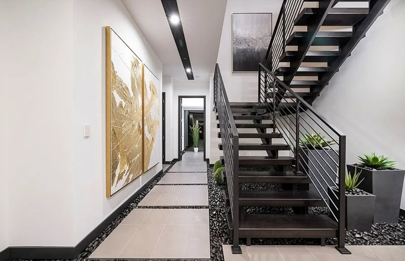 Daniel Negreanu's new Vegas home, a poker legend's playground