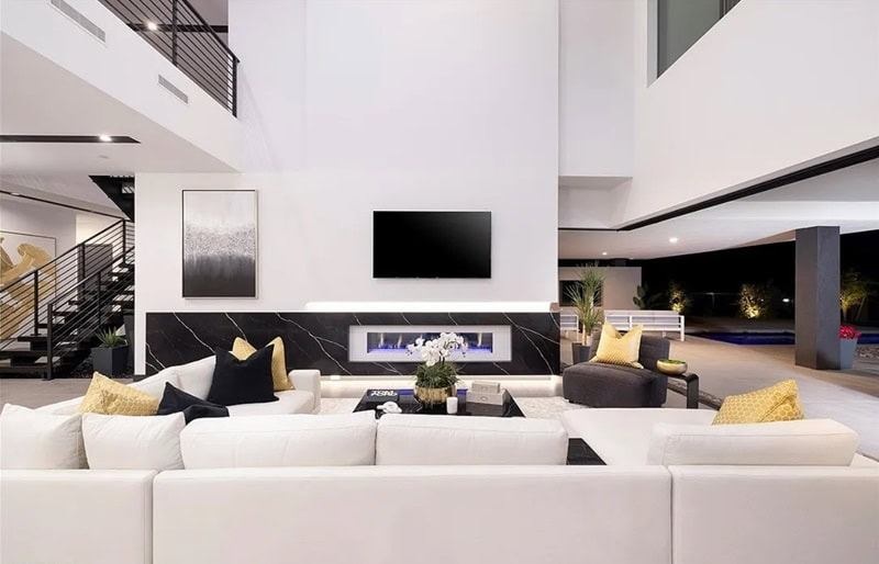 Daniel Negreanu's new Vegas home, a poker legend's playground