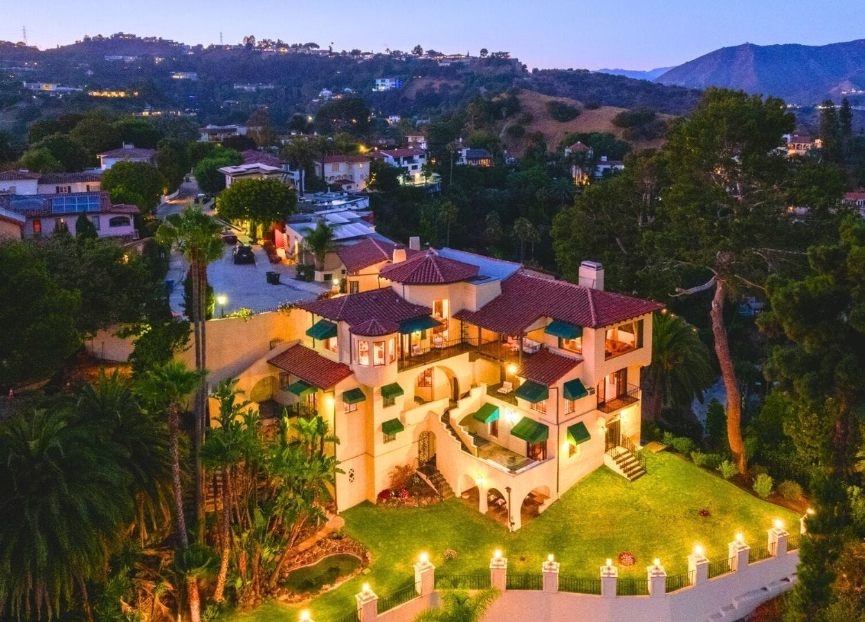 An Old Hollywood time capsule with Sinatra, Bela Lugosi ties